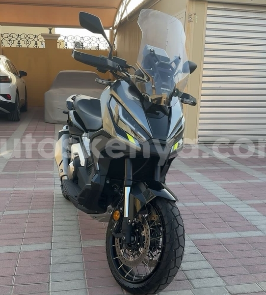 Buy used honda x-adv beige bike in nairobi in nairobi - autoskenya