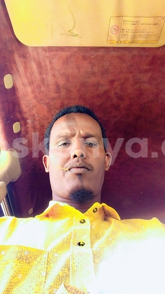 Buy used land rover defender white car in garissa in northeast kenya ...